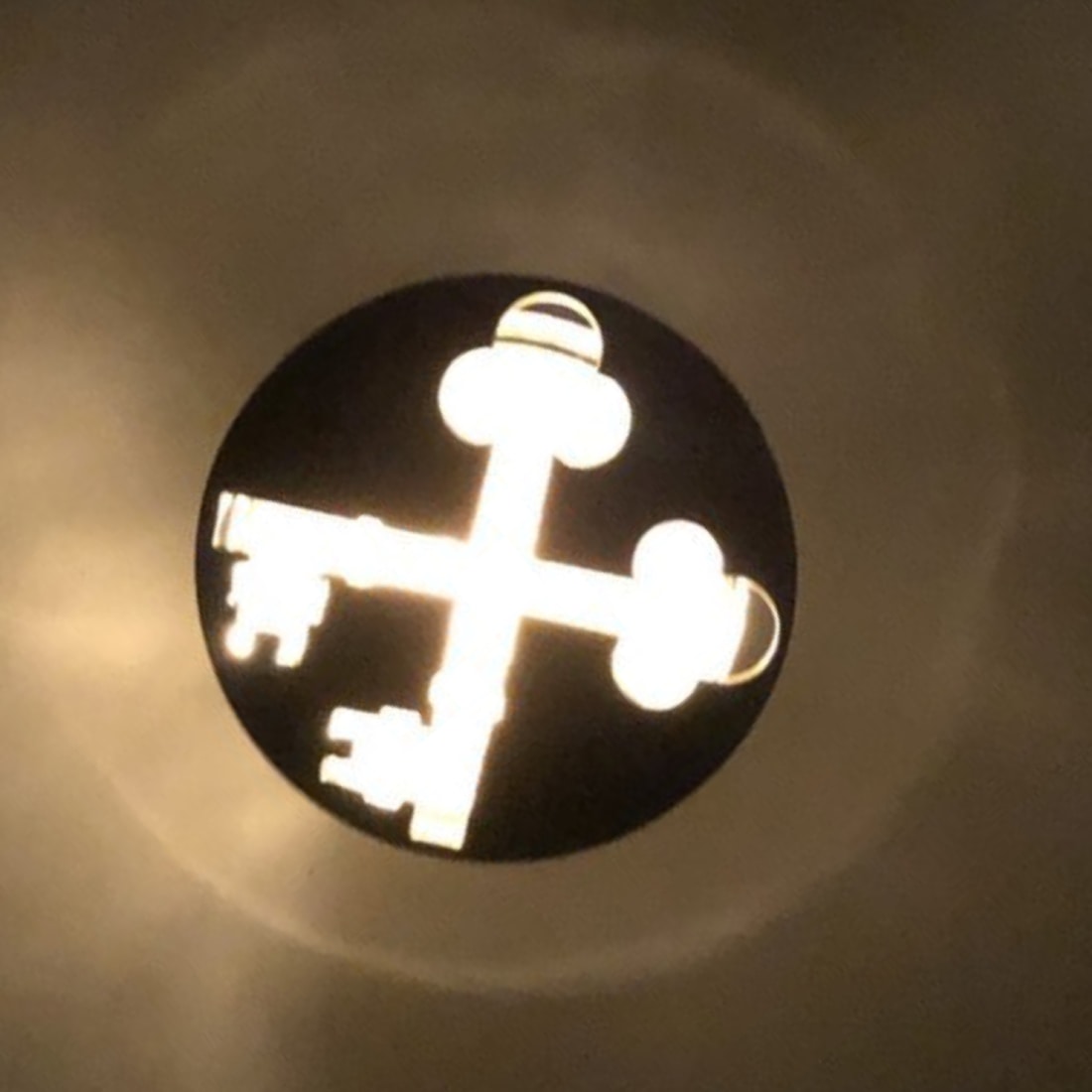 Keys Crossed Candle Topper! | Candle-Toppers.com